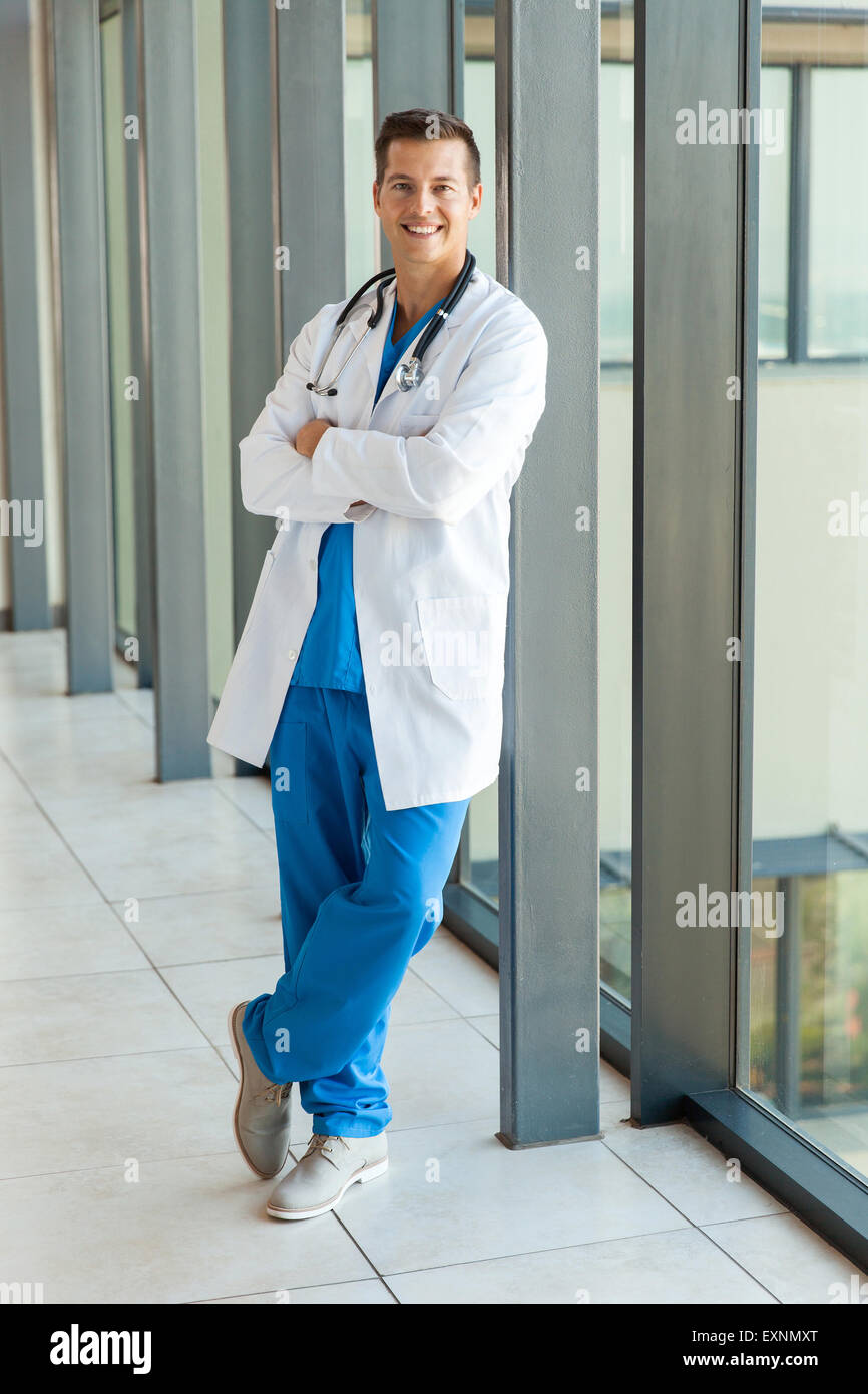Doctor arms folded portrait hi-res stock photography and images - Alamy