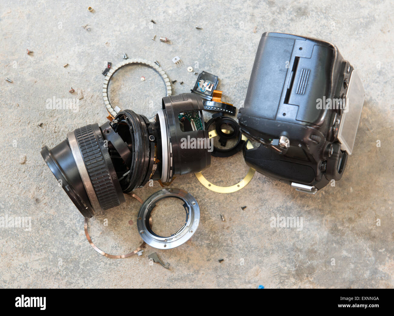 Dropped camera hi-res stock photography and images - Alamy