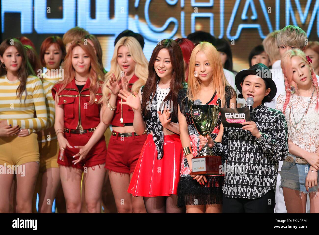 Girl's Generation win SBS MTV music show "The Show Season4" in Seoul ...
