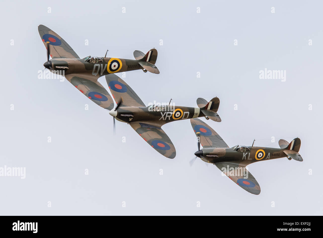 Spitfires in formation hi-res stock photography and images - Alamy