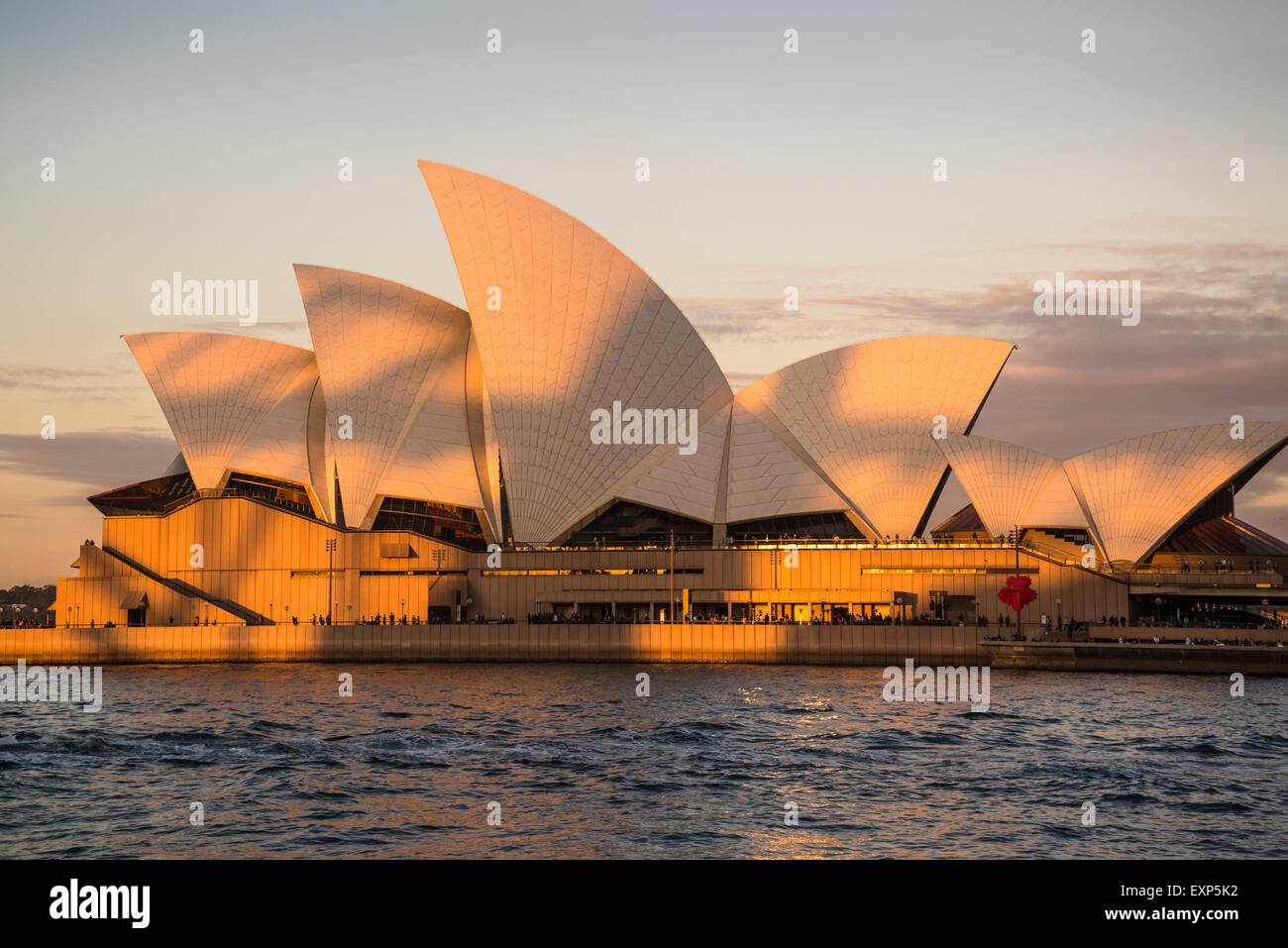 Golden hour sydney opera house hi-res stock photography and images - Alamy