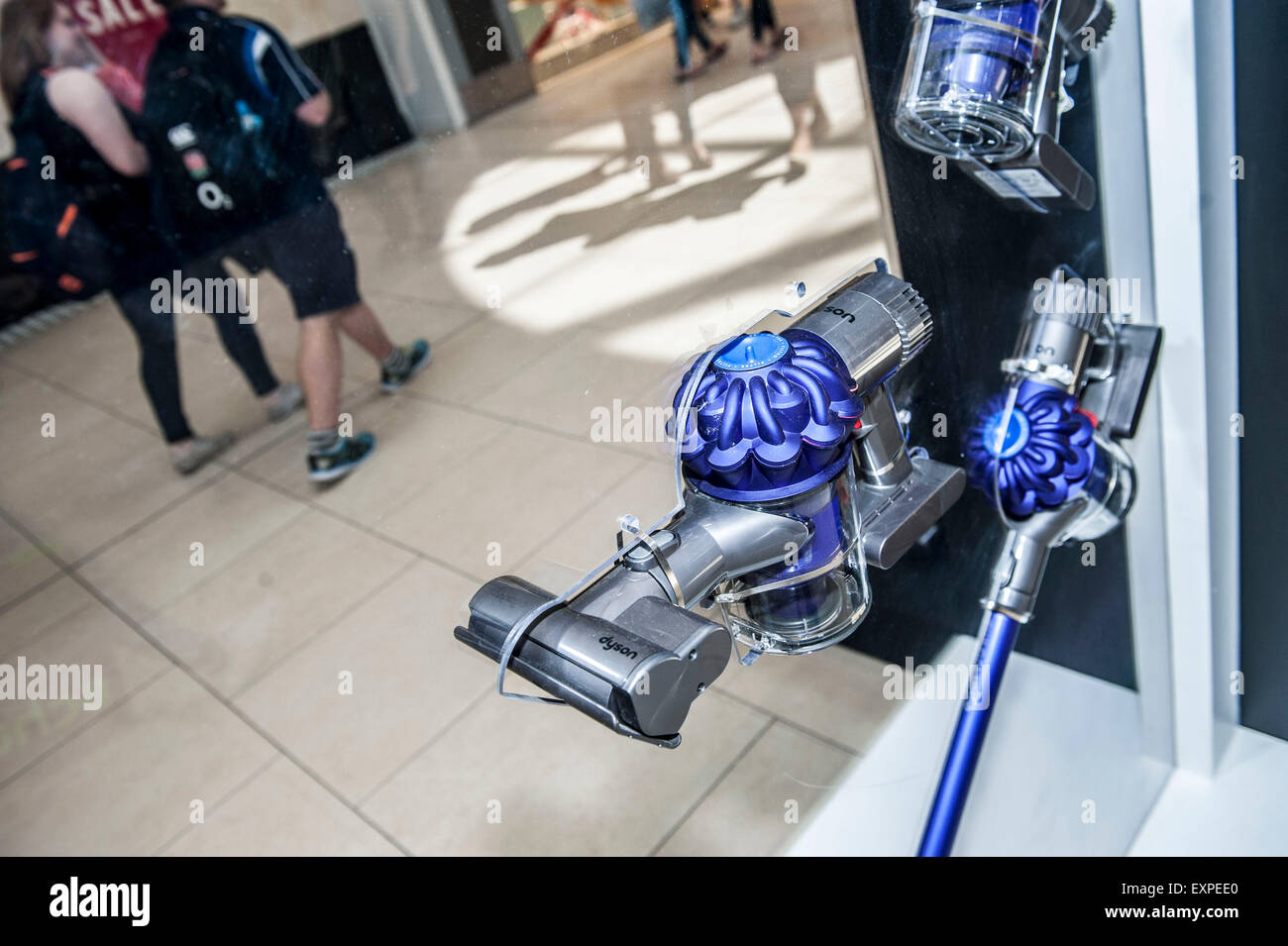 Dyson Roadshow Eldon Square Newcastle people using and being shown ...