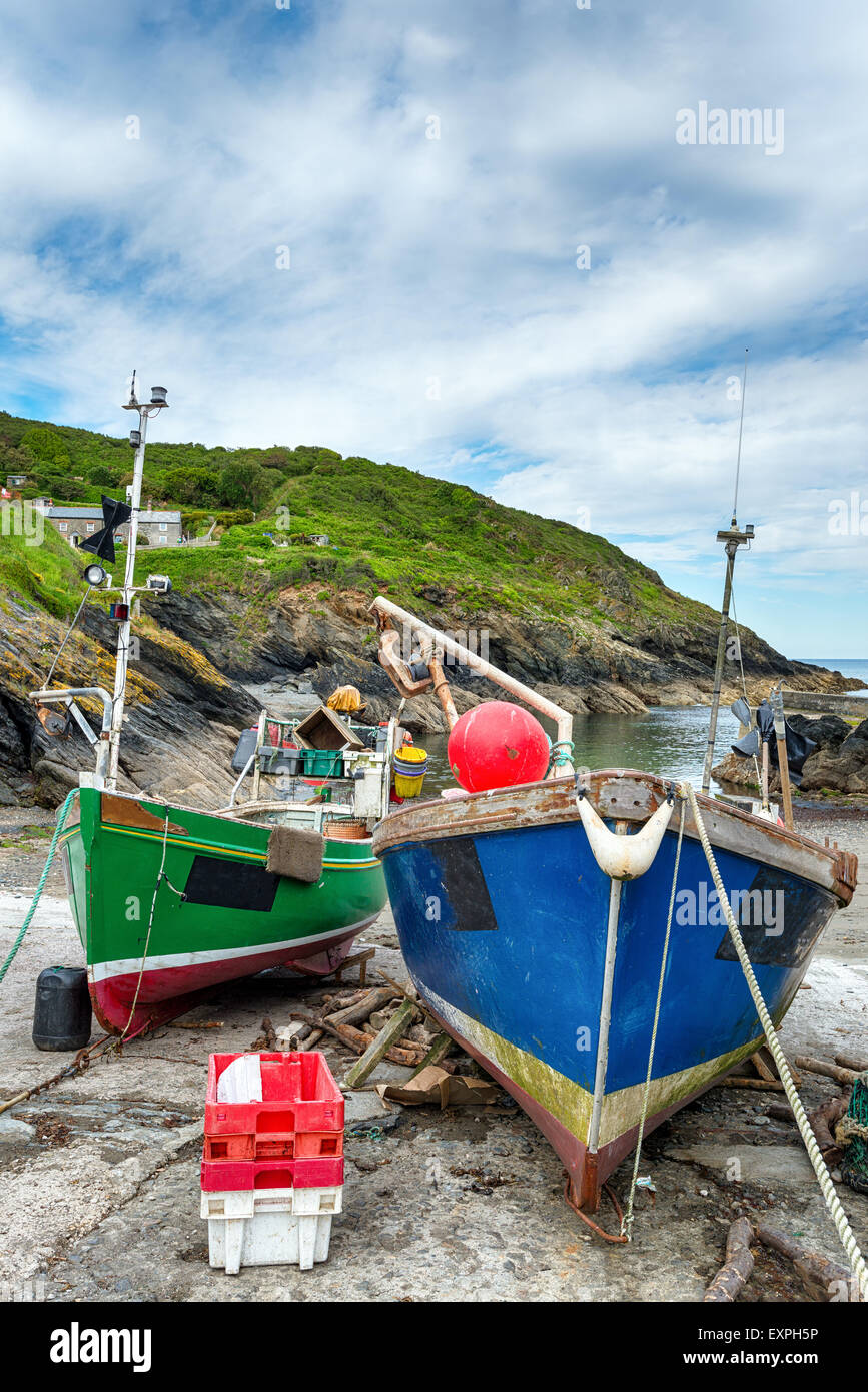 Cornish fishing village hi-res stock photography and images - Alamy