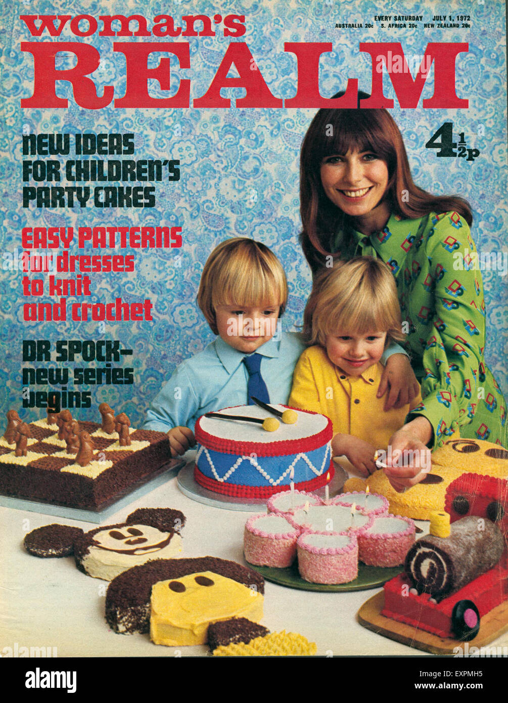 Woman's realm magazine hi-res stock photography and images - Alamy