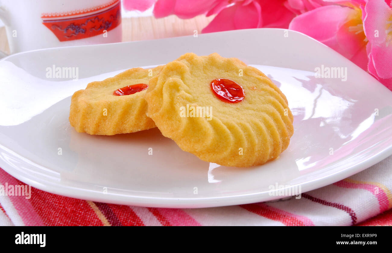Shortbread cookies jam hi-res stock photography and images - Alamy