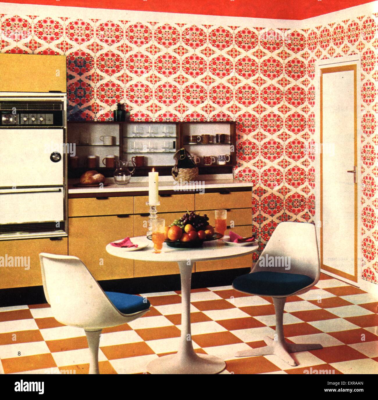 1960s woman magazine cover hi-res stock photography and images - Alamy