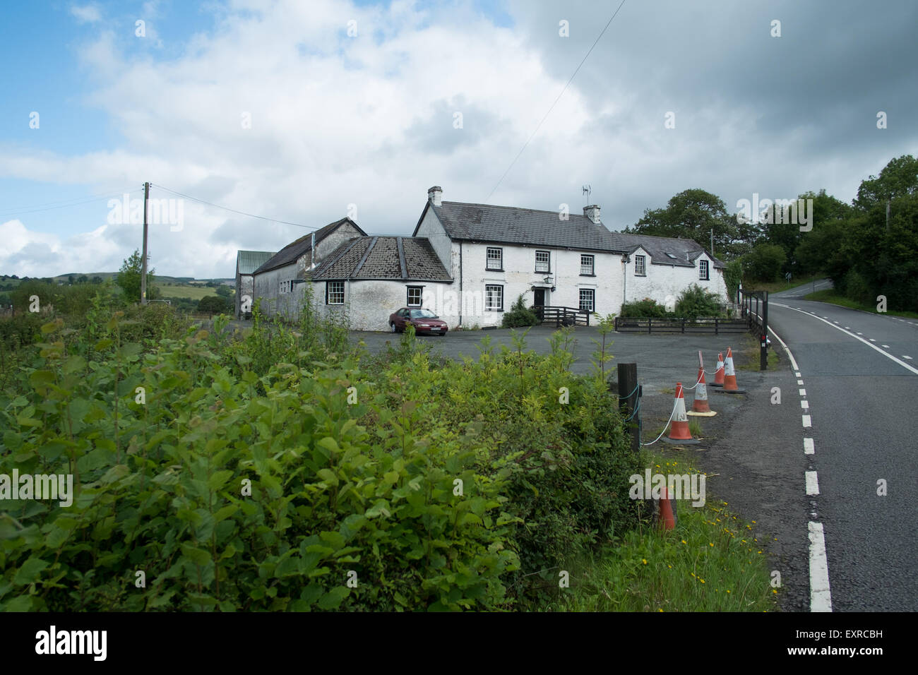 Closed public House Stock Photo - Alamy