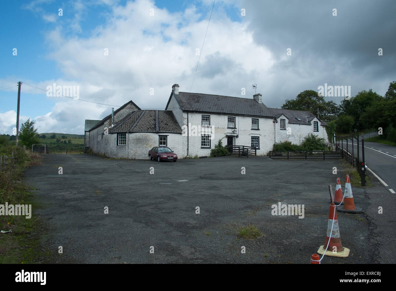 Closed Public House High Resolution Stock Photography and Images - Alamy