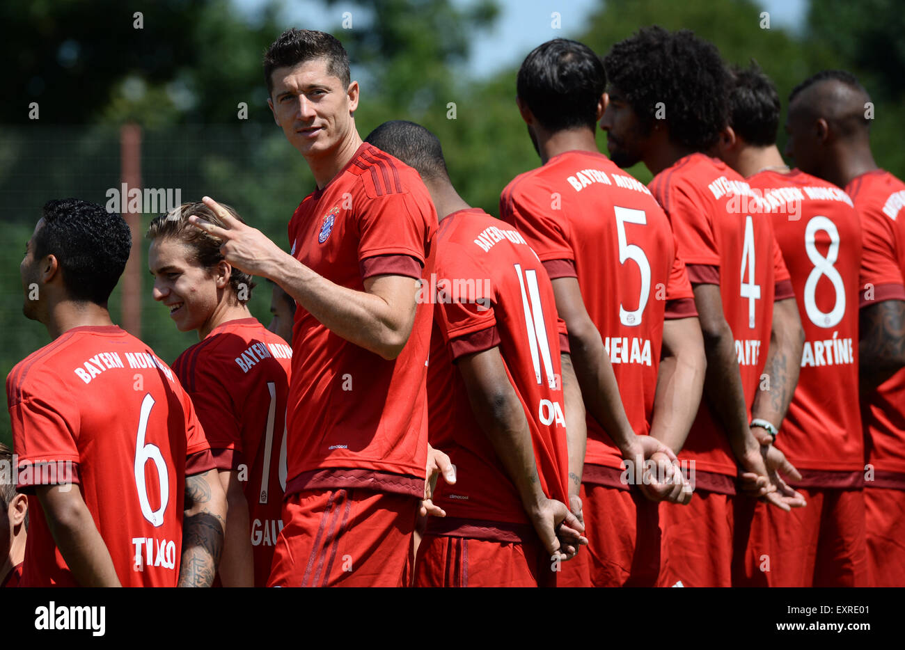 Robert lewandowski bayern photocall hi-res stock photography and images ...