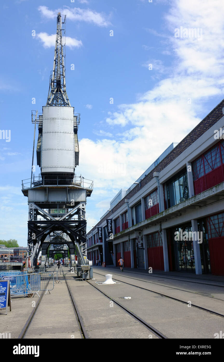 Industrial crane bristol hi-res stock photography and images - Alamy