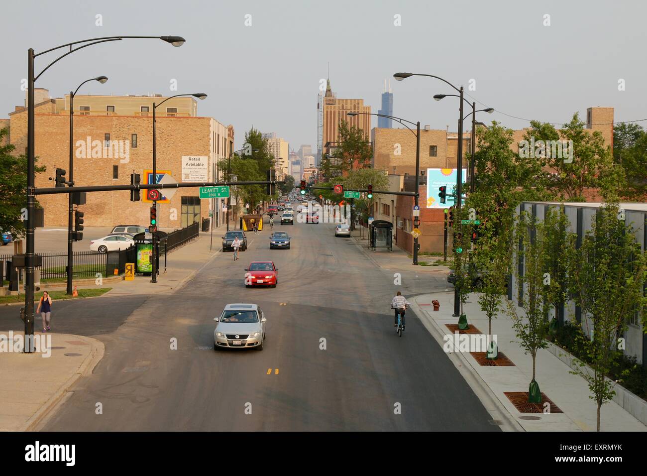 Milwaukee Avenue viewed from 606/Bloomingdale Trail bridge. Chicago ...