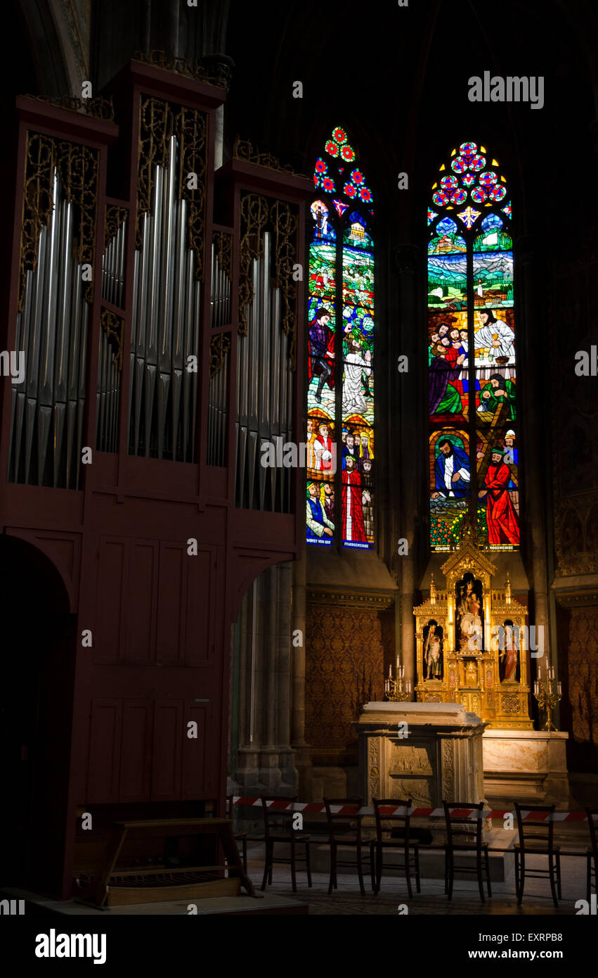 Vienna austria stained glass window hi-res stock photography and images ...