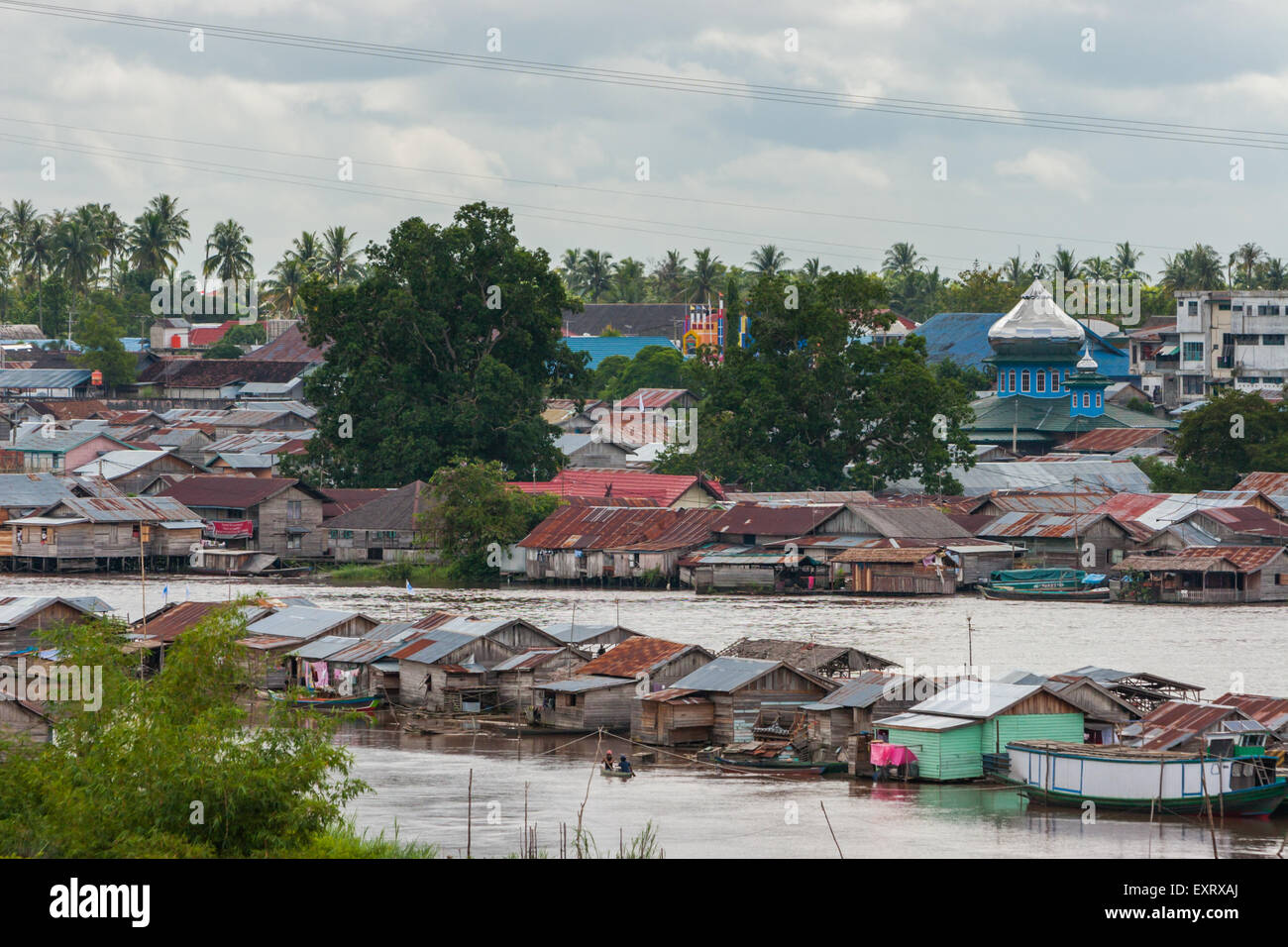 Floating houses on Kahayan River, Palangkaraya, Central Kalimantan ...