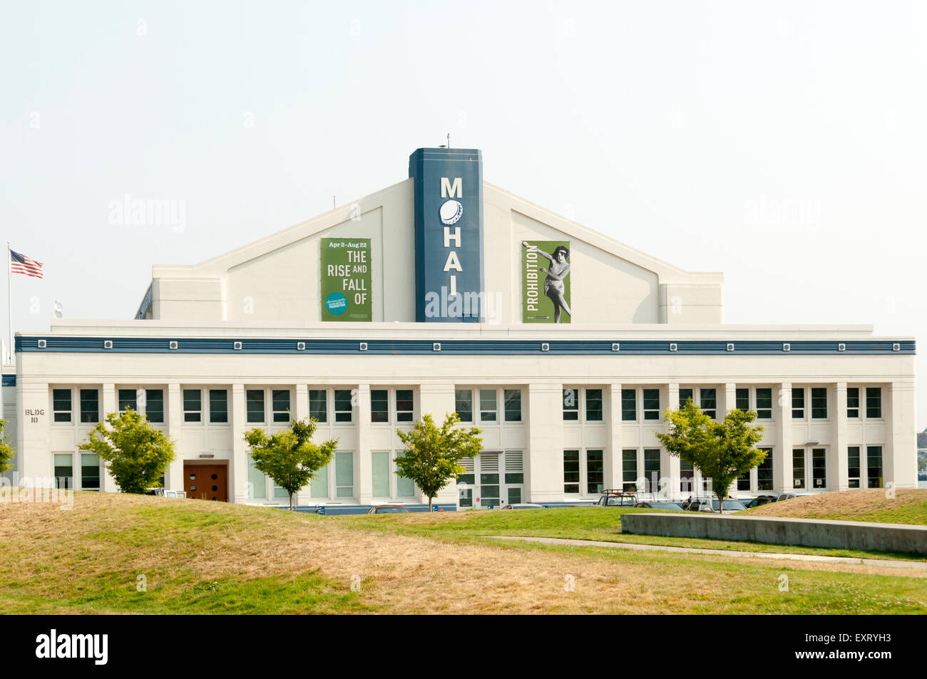 Old naval reserve armory hi-res stock photography and images - Alamy