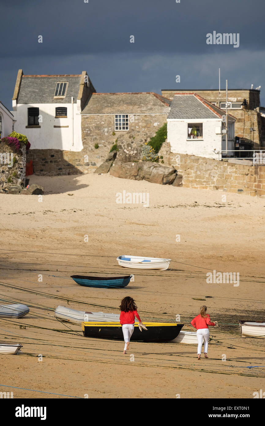 Cornwall top beach hi-res stock photography and images - Alamy
