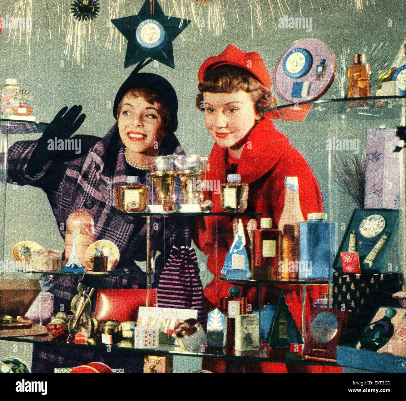 1950s christmas shopping hi-res stock photography and images - Alamy