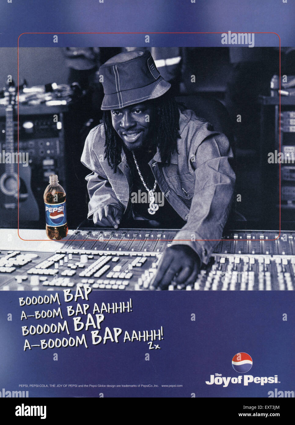 2000s USA Pepsi Magazine Advert Stock Photo - Alamy