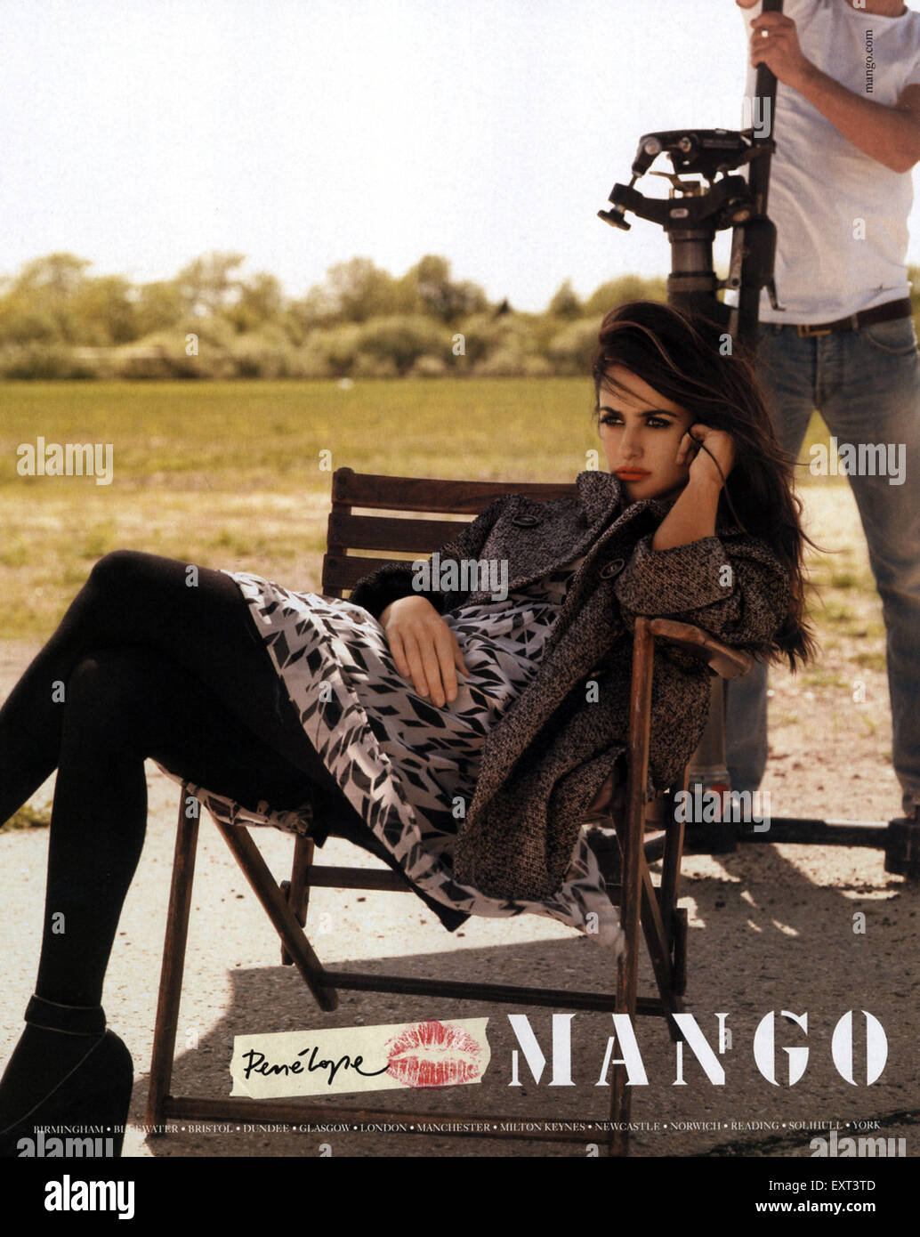 Mango magazine advert hi-res stock photography and images - Alamy