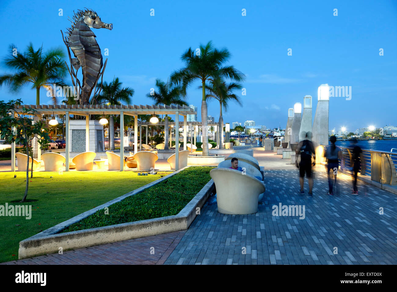 Seahorse sculpture and malecon (walkway), Bahia Urbana (Urban Bay), Old ...