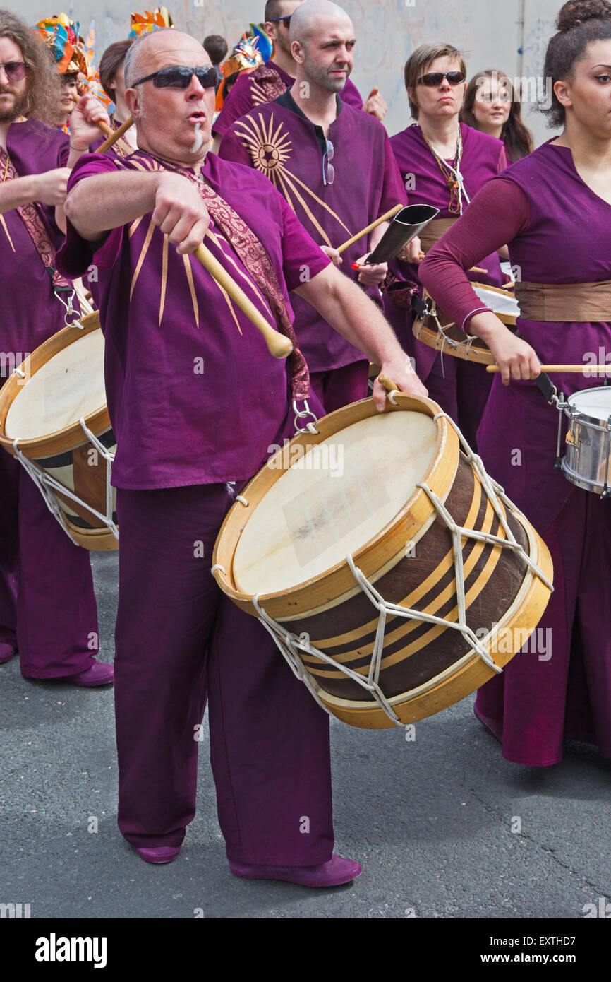 Drummers parade hi-res stock photography and images - Alamy