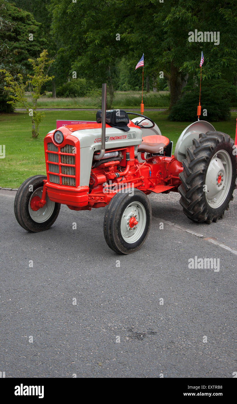 Grey red tractor hi-res stock photography and images - Alamy