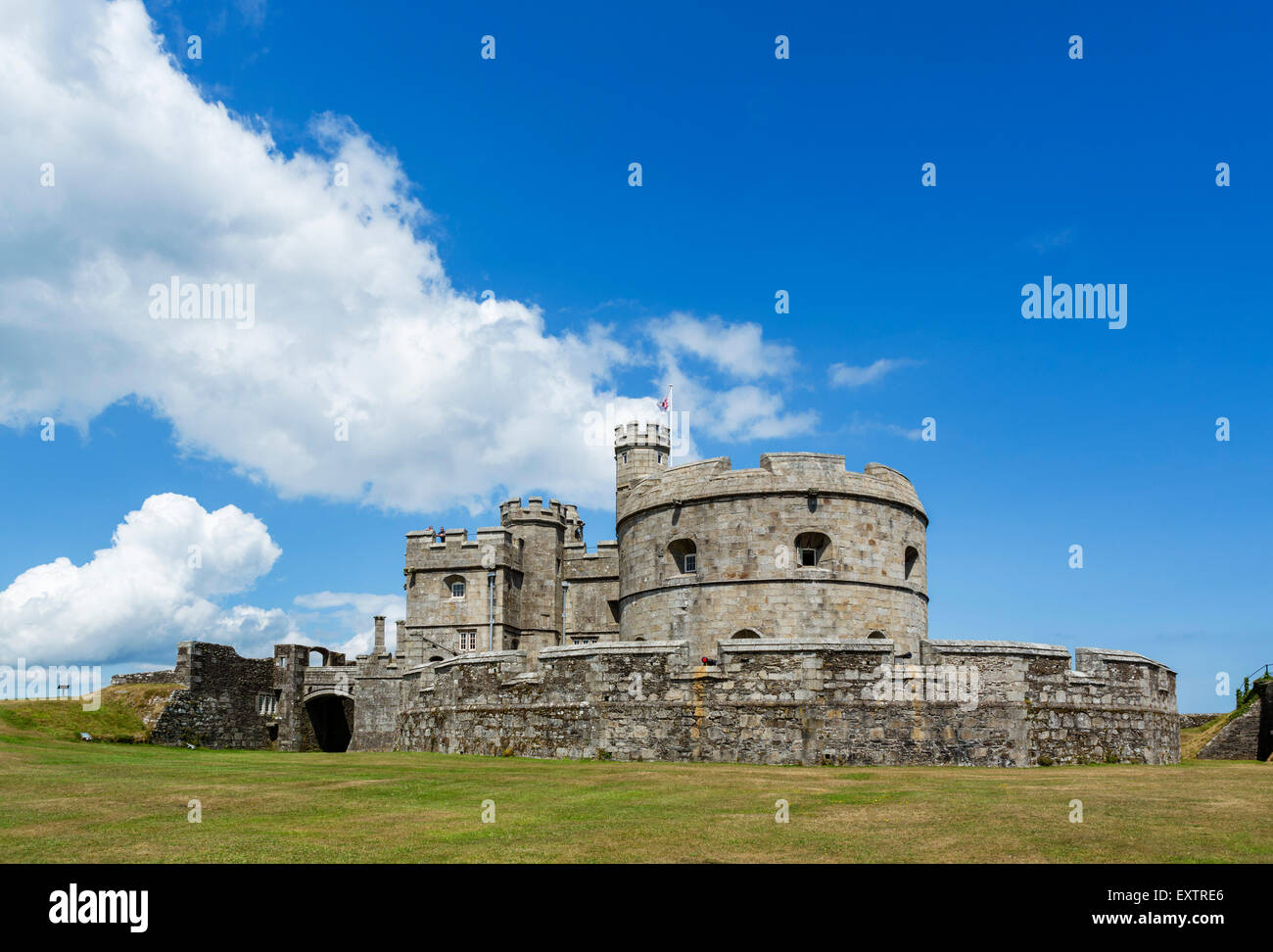 Pendennis castle cornwall historic hi-res stock photography and images ...