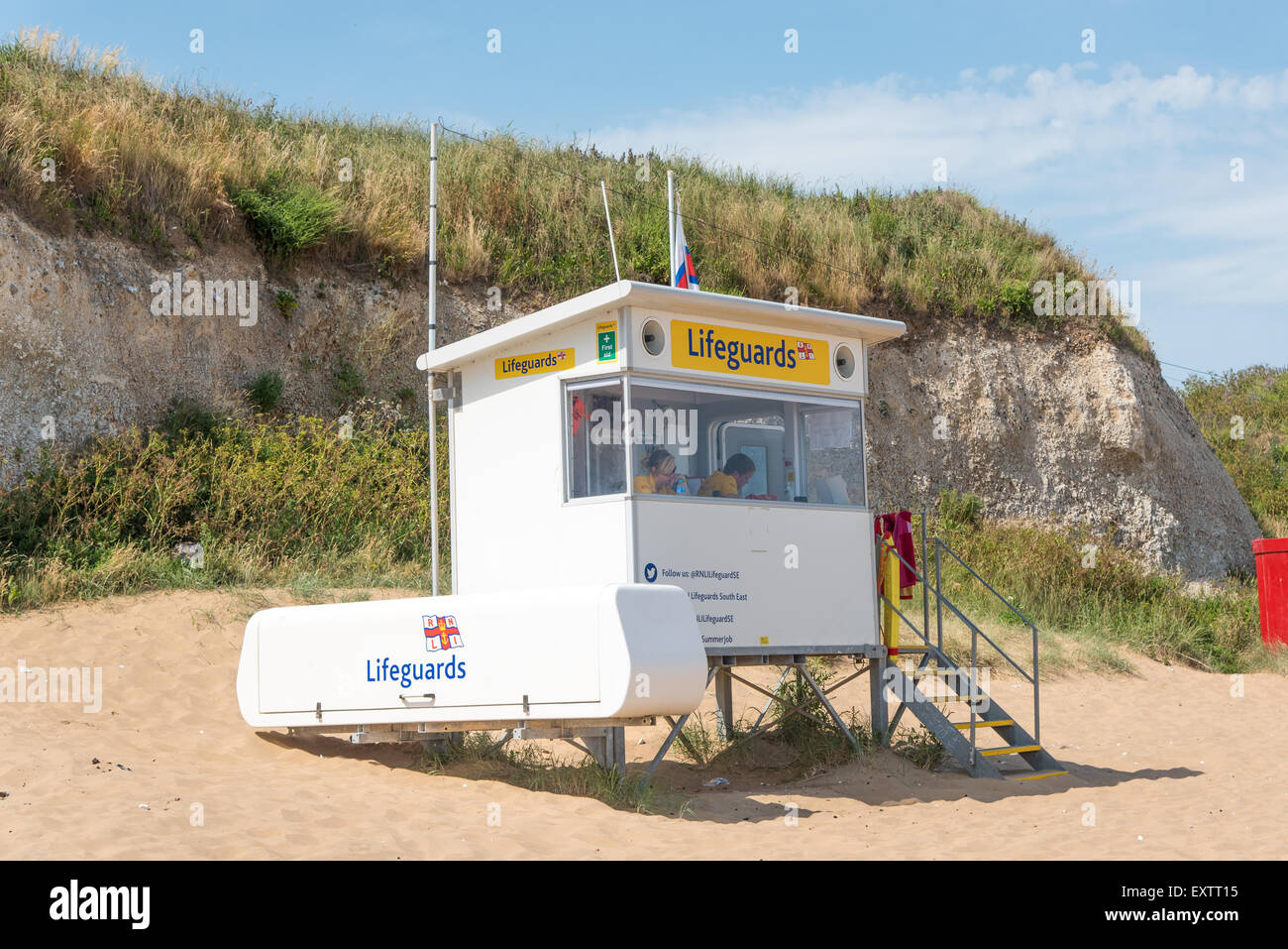 Lifeguards hut at Botany Bay, between Broadstairs and Margate, Kent, UK ...