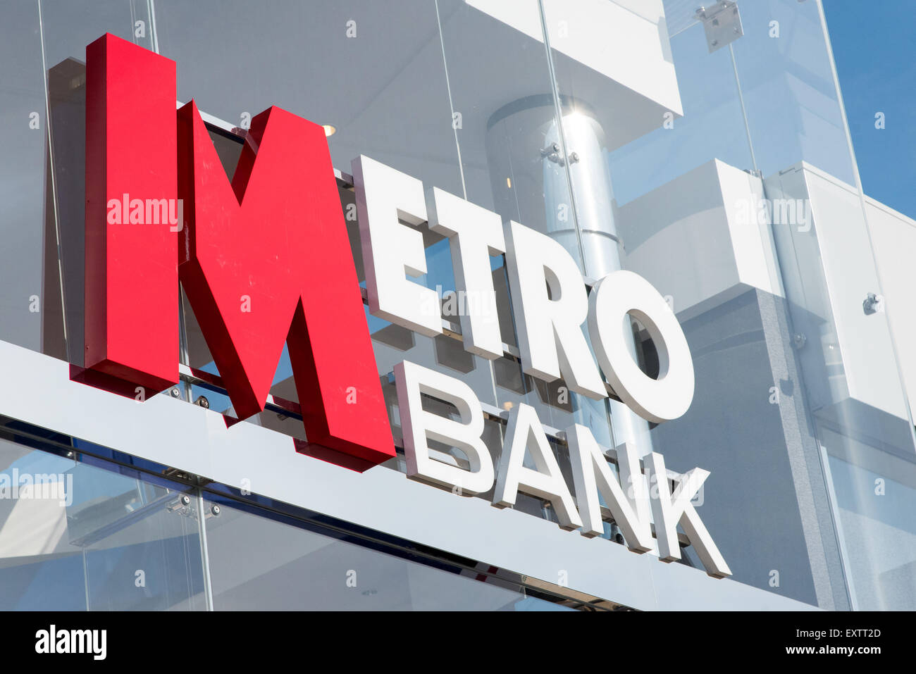 New metro bank branch hi-res stock photography and images - Alamy