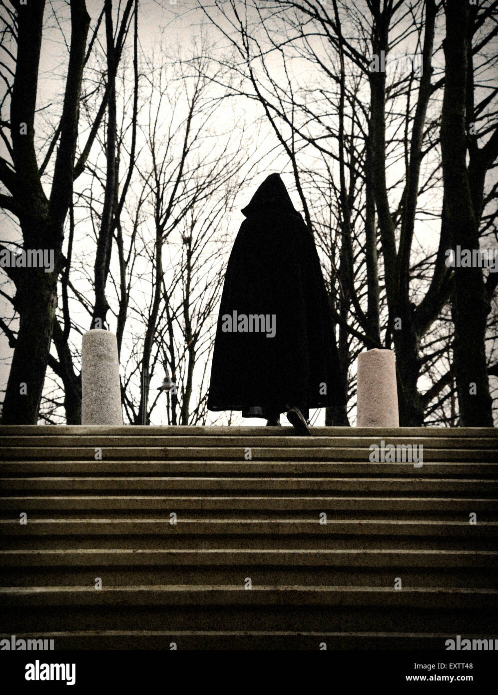 Man in monk robe hi-res stock photography and images - Alamy