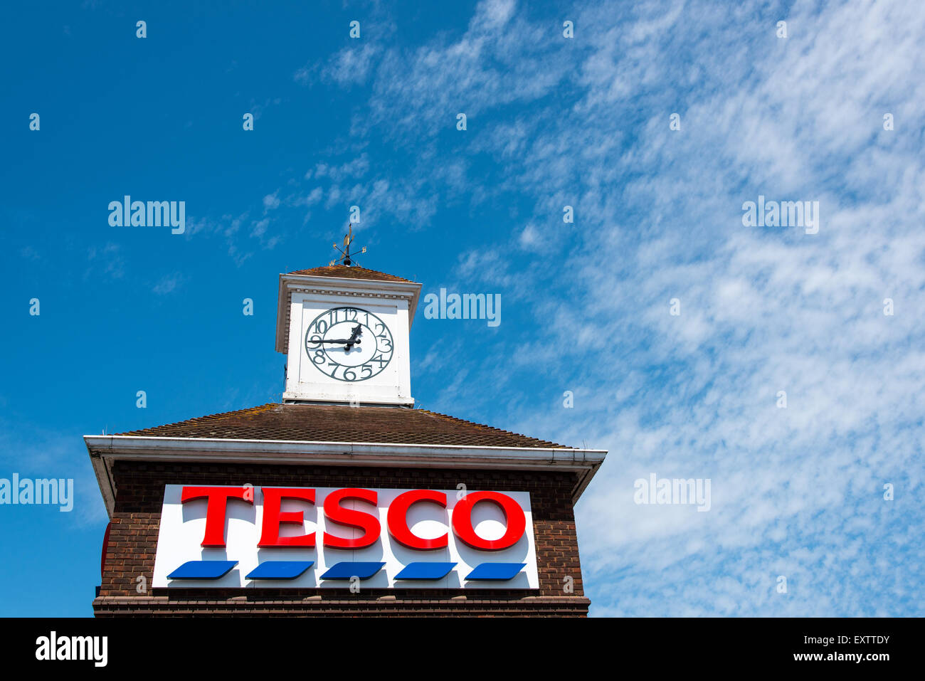 Tesco superstore hi-res stock photography and images - Alamy