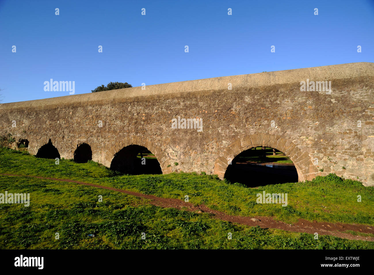 Italy, Rome, Parco degli Acquedotti (Aqueducts Park), acquedotto dell ...