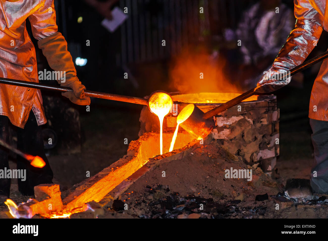 Bell molten hi-res stock photography and images - Alamy
