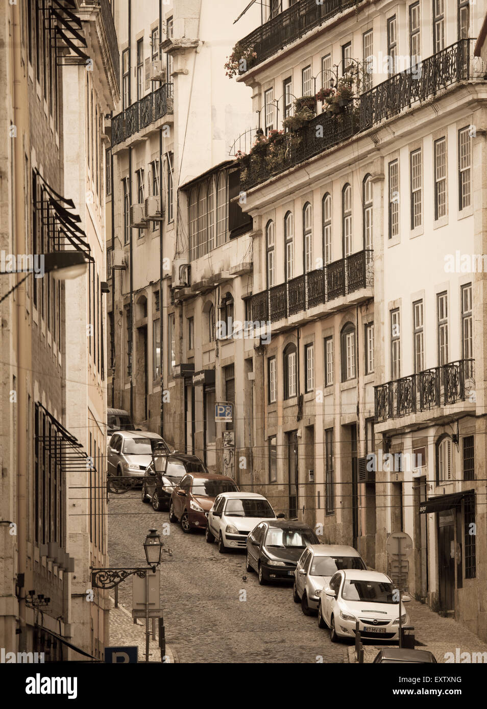 Portugal streets pretty hi-res stock photography and images - Alamy
