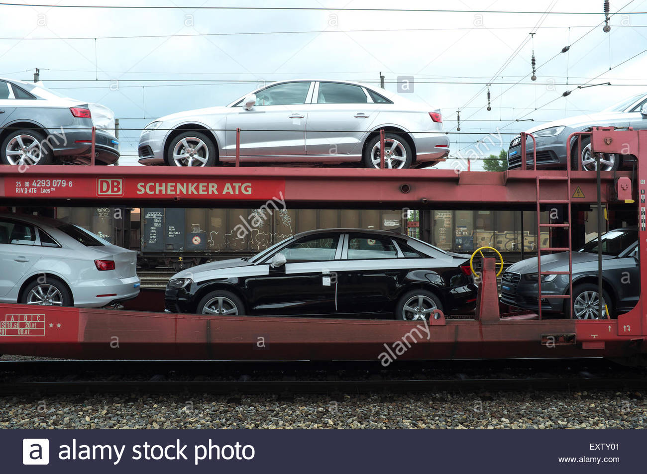 Freight Vehicles Stock Photos & Freight Vehicles Stock Images - Alamy