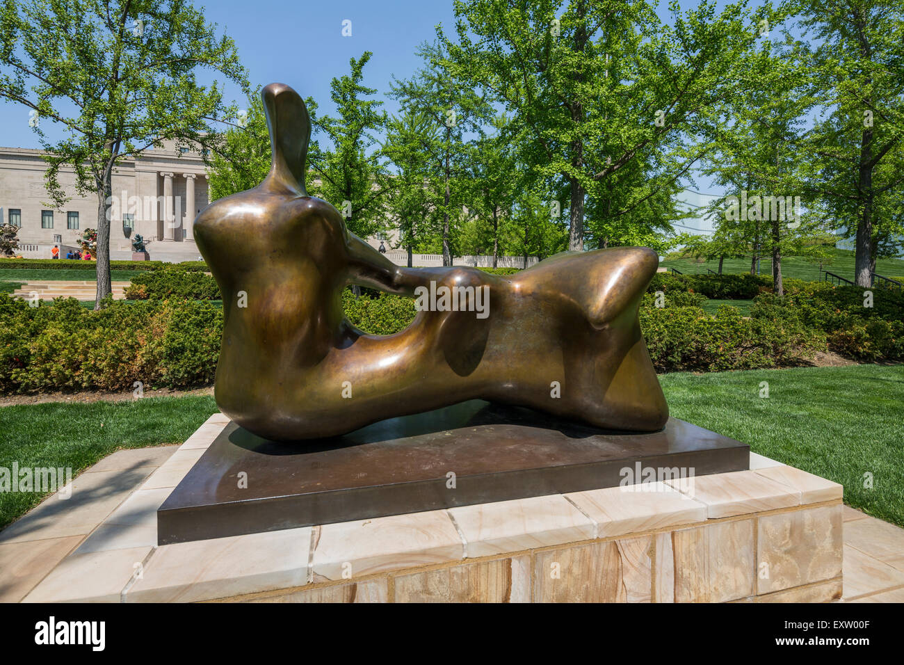 Henry moore reclining figure hi-res stock photography and images - Alamy