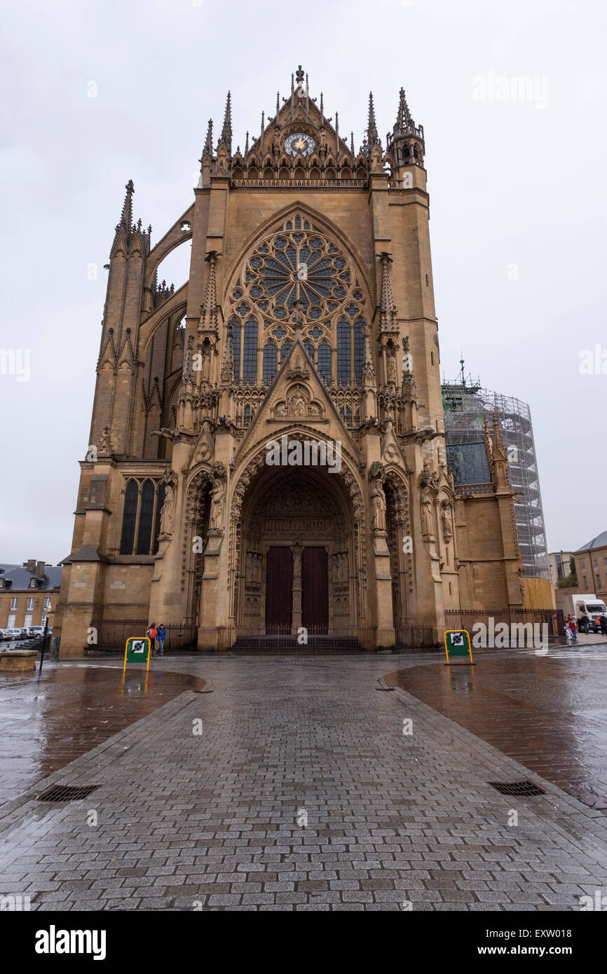 Facade of Metz Cathedral, Metz, Lorraine, France Stock Photo - Alamy