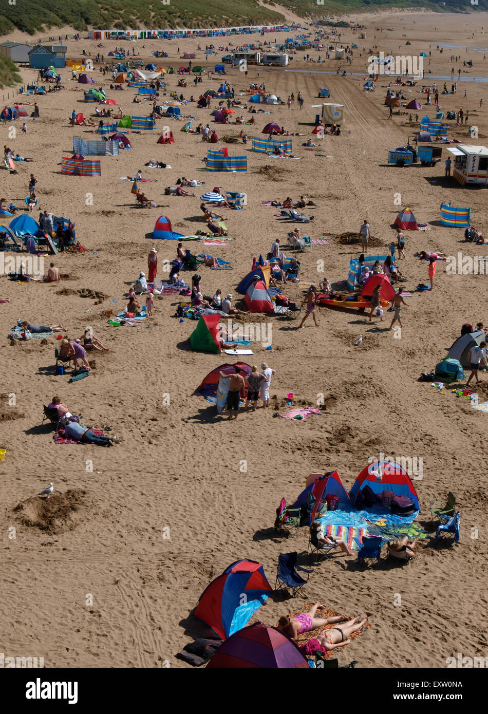 Busy beach, Woolacombe, Devon, UK Stock Photo - Alamy