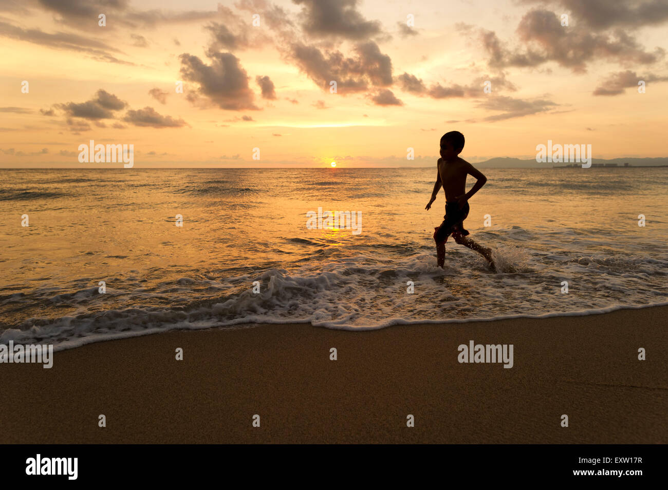 Boy running silhouette hi-res stock photography and images - Alamy