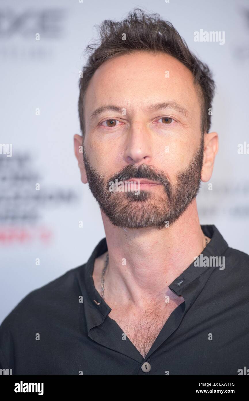 Mens fashion presentation hi-res stock photography and images - Alamy