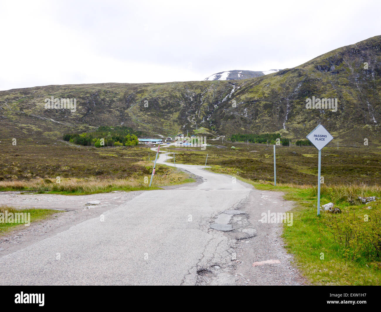 Single track road with passing places hi-res stock photography and ...