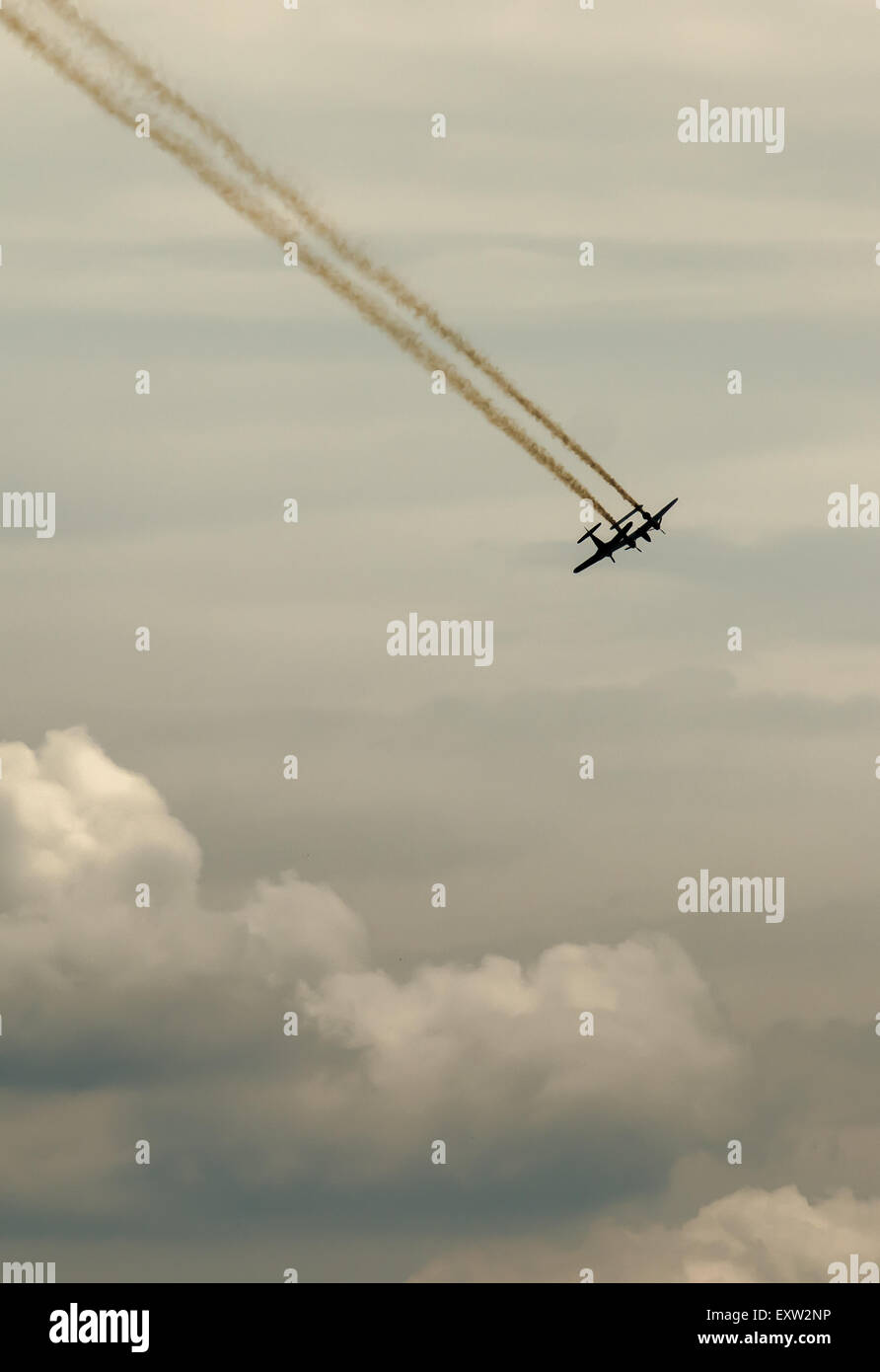 Historic Aircrafts In Formation Flight Stock Photo - Alamy