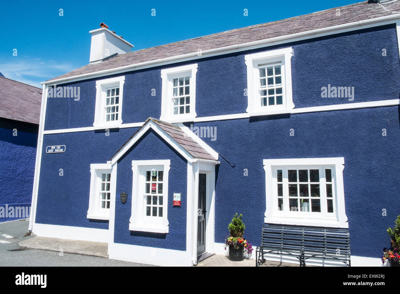 Pink house aberaeron hi-res stock photography and images - Alamy