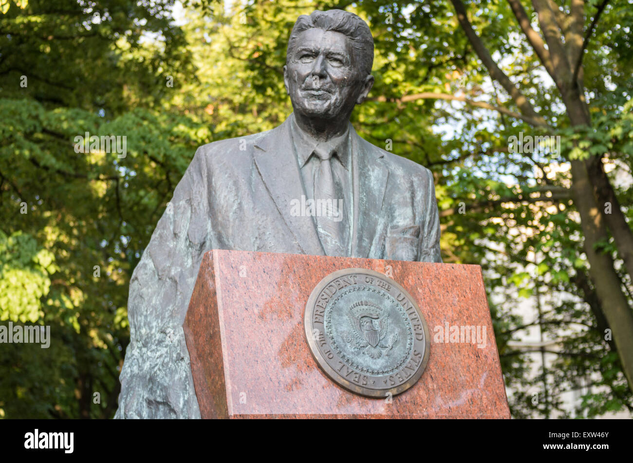Ronald Reagan Statue in front of US Embassy, Warsaw, Poland Stock Photo ...