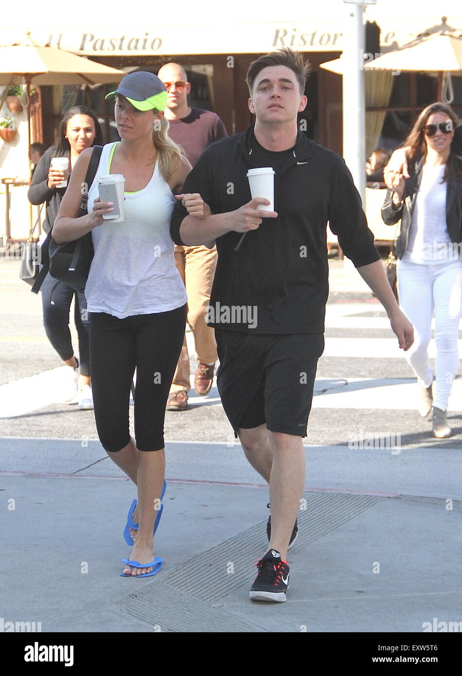 Jesse McCartney and his girlfriend Katie Peterson pick up coffee in ...