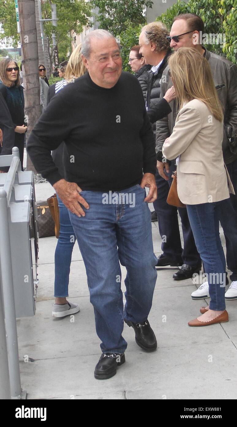 Boxing promoter Bob Arum goes for lunch with friends in Beverly Hills ...