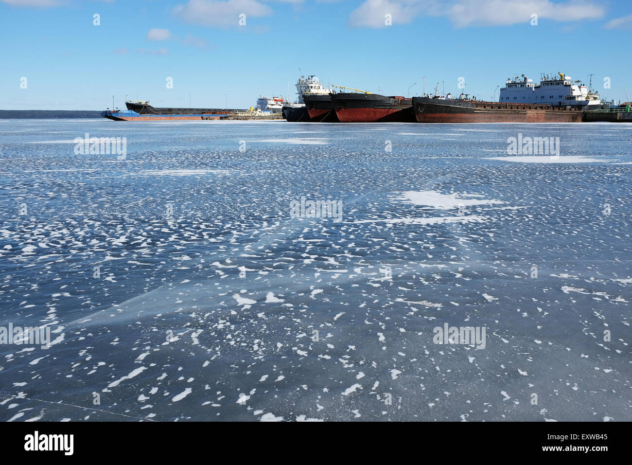 Nautical scene hi-res stock photography and images - Alamy