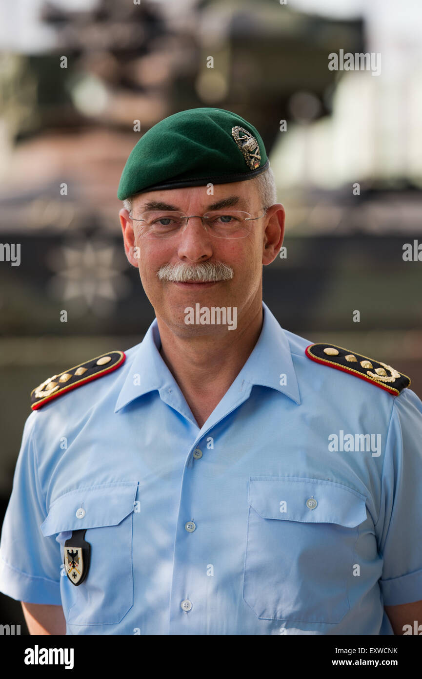German army soldiers in barracks hi-res stock photography and images ...