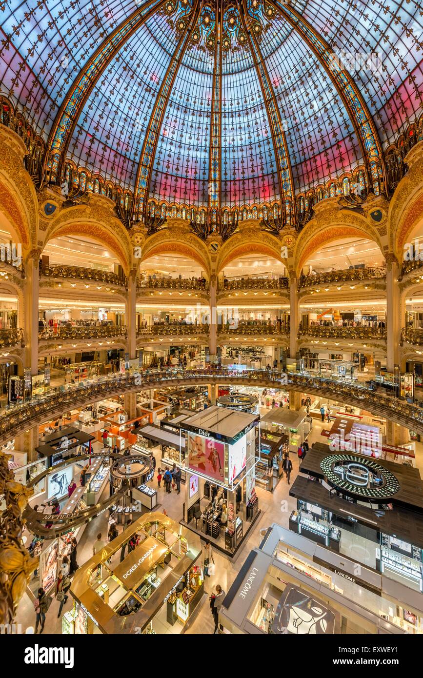 Galeries lafayette shopping mall paris hi-res stock photography and ...