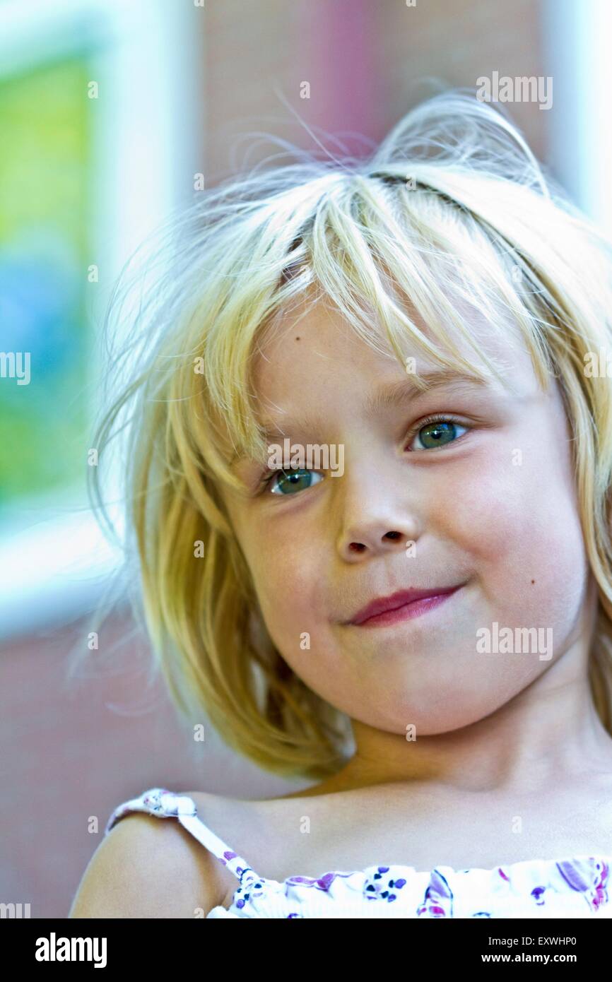 Girl from below hi-res stock photography and images - Alamy