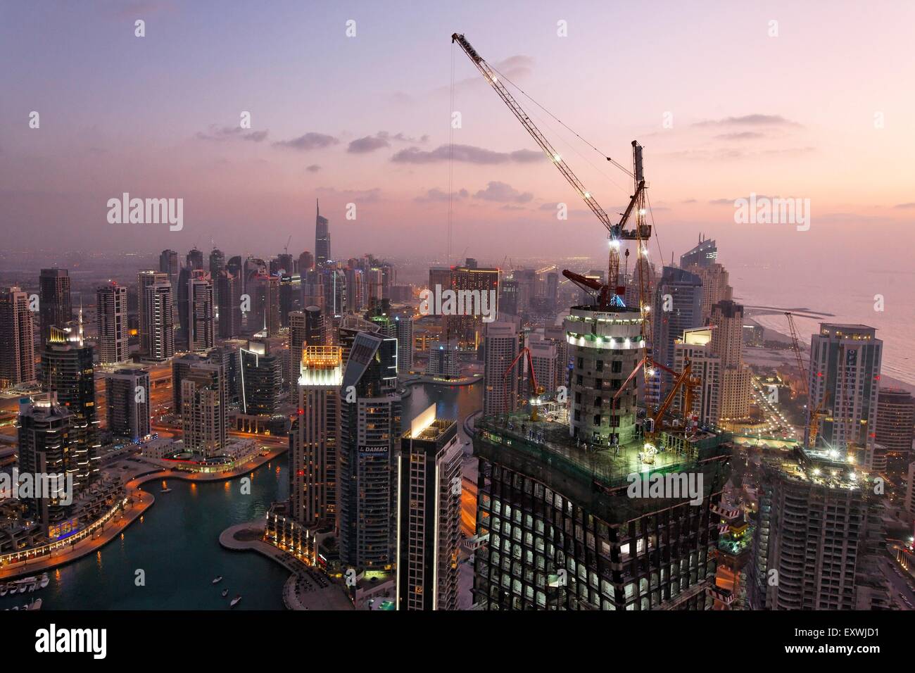Sky views building dubai hi-res stock photography and images - Alamy
